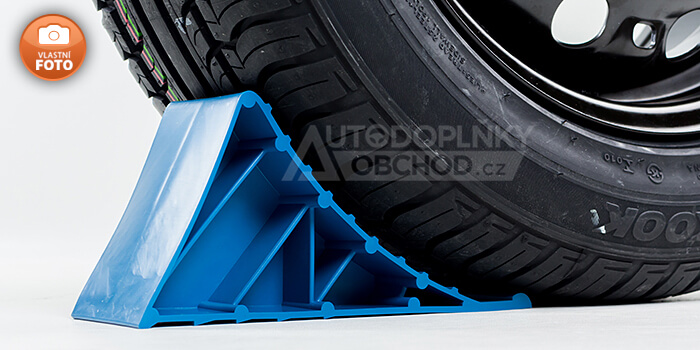 Klín pod kolo / CAR | Autodoplňky-obchod.cz